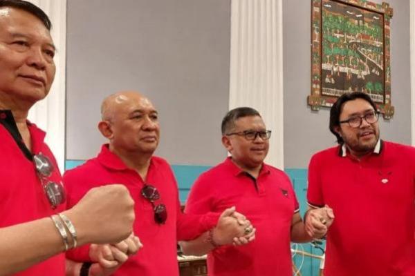 Menteri Teten ke PDIP: Mari Perkuat Ekonomi Kerakyatan Menteri Teten ke PDIP: Mari Perkuat Ekonomi Kerakyatan
